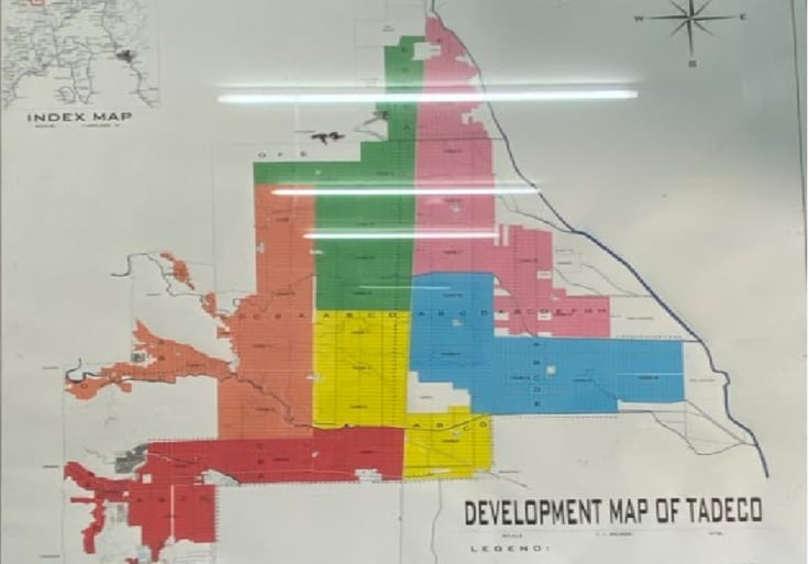 Interactive Map with Visible Outlines